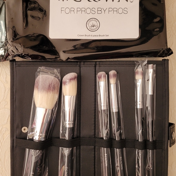 Crown | Makeup | New Crown Pro For Pros By Pros Crown Brush 6 Piece ...